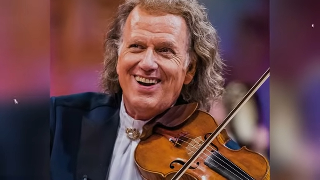 El momento más triste del funeral de André Rieu: Su hijo cae de ...